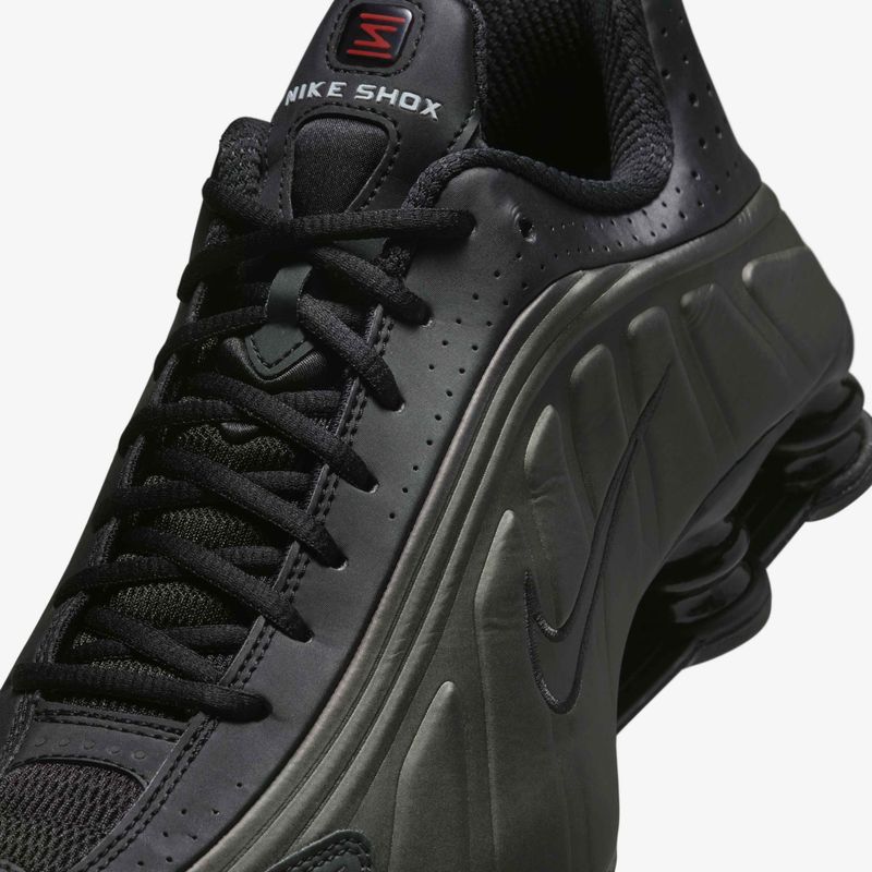 Kids Nike Shoes Shox R4 Older Kids' Shoes. BG Nike Big Kids Shoes